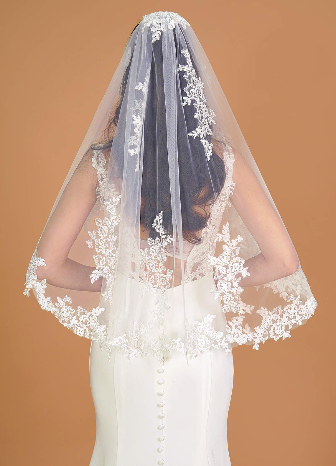 Diamond and Lace Hip Veil | Azazie AU