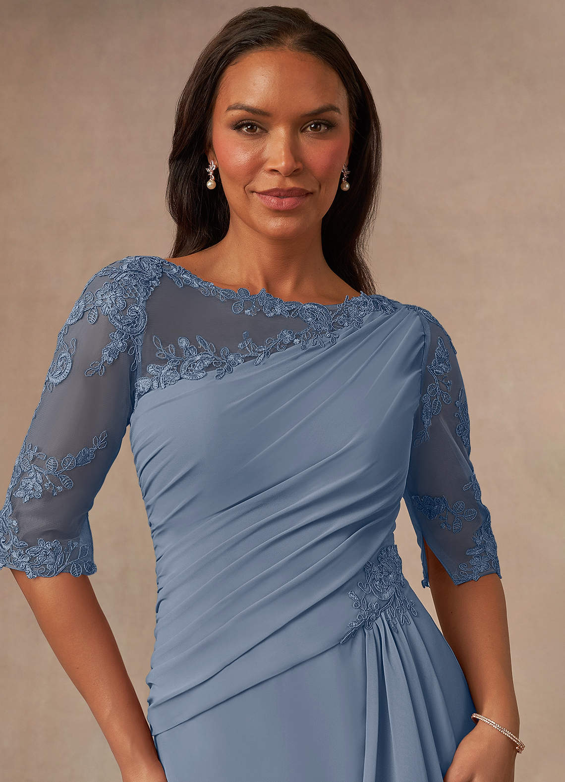 Azazie Dionysus retailer Robe Trap ze