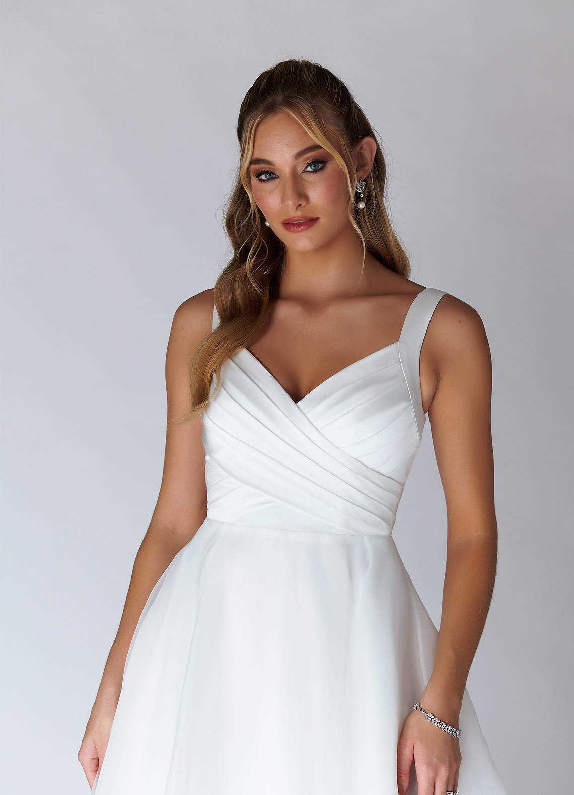 Diamond White Azazie Caia A-Line Sweetheart Neckline Stretch Satin ...