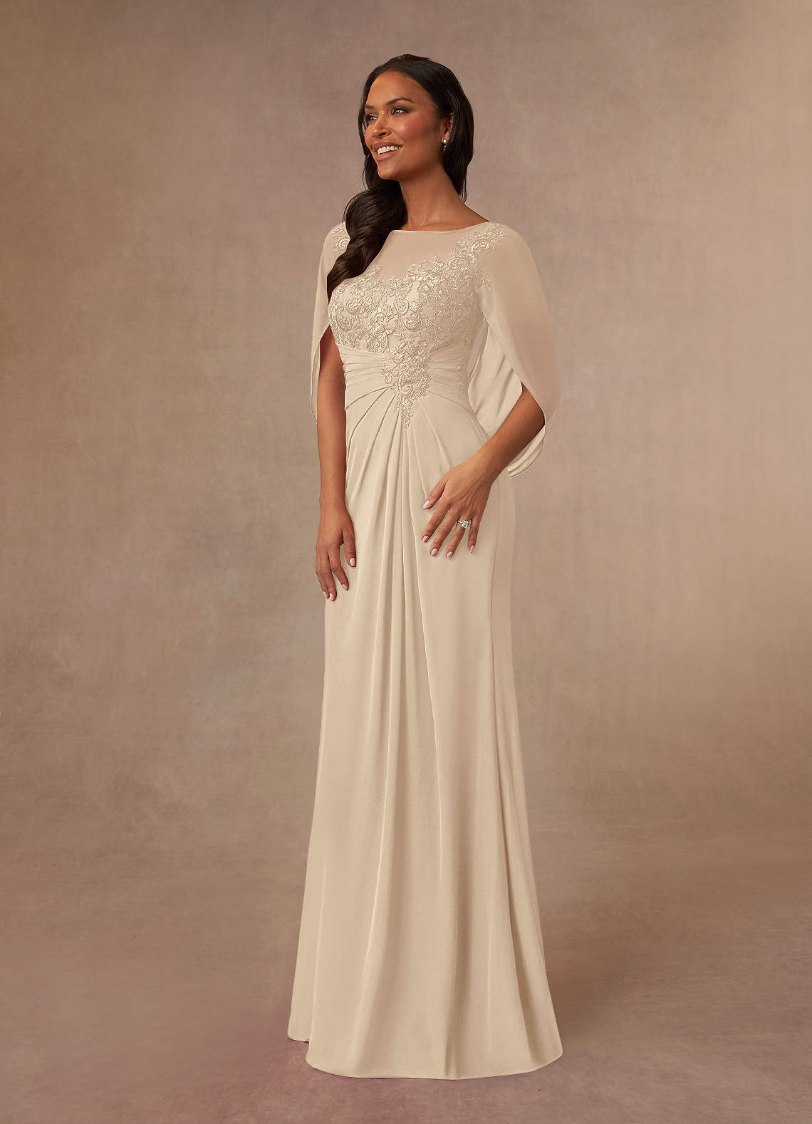 Champagne Robe de mère de la mariée Azazie Hera Mère de la mariée Robes ...