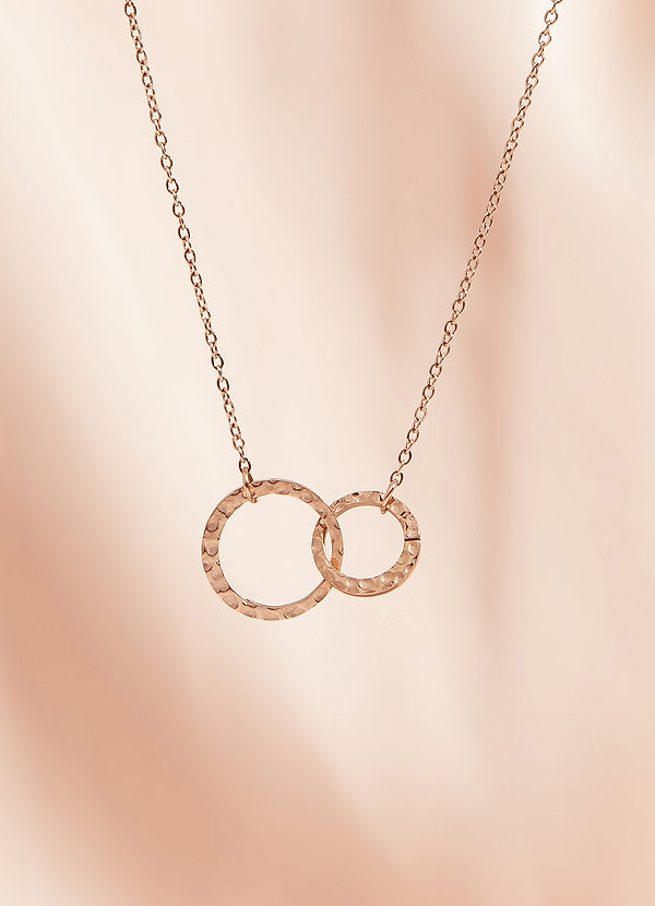 Hammer Pattern Double Ring Necklace | Azazie